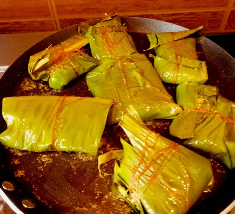 Fish Paturi recipe( Fish steamed in Banana leaf with mustard sauce ...